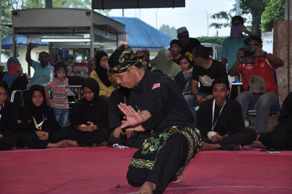 Cikgu Halim Hamit - Maître du Silat Seni Gayung Fatani Malaysia